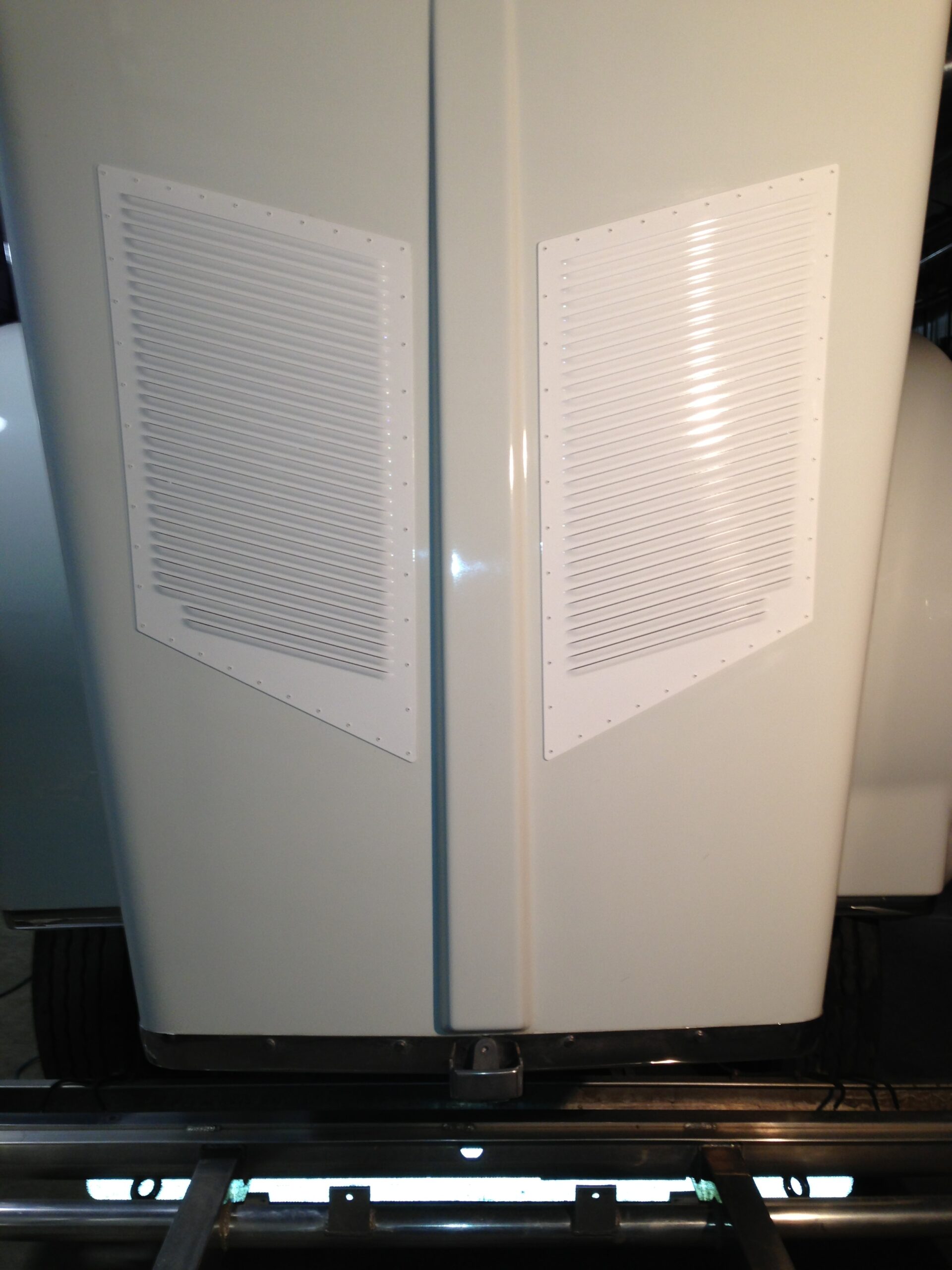 Diesels – Hood Louvers | RunCool | Hood Vents For Your Vehicle